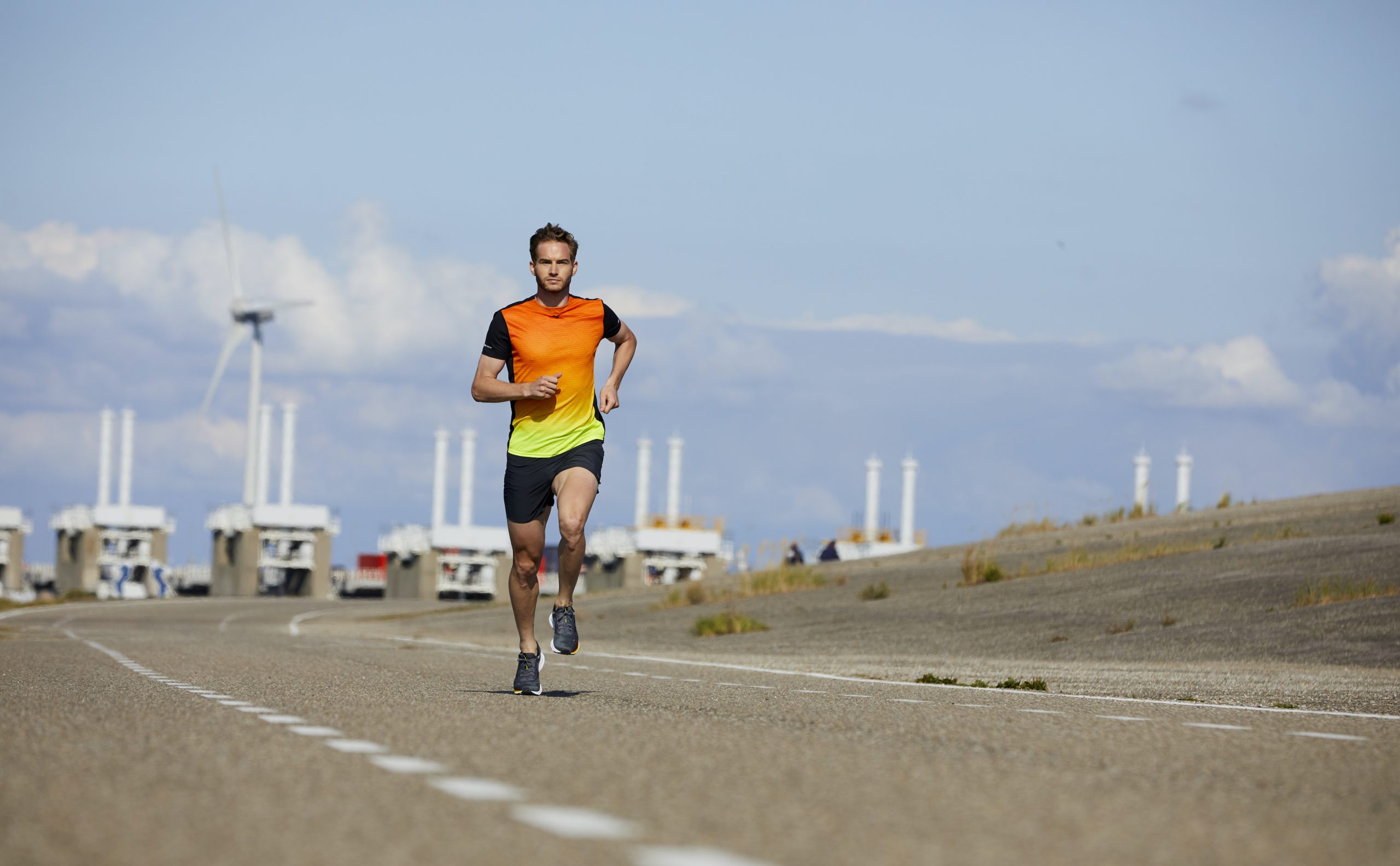 AW20 Running Supporting Action Shots - Urban Runners